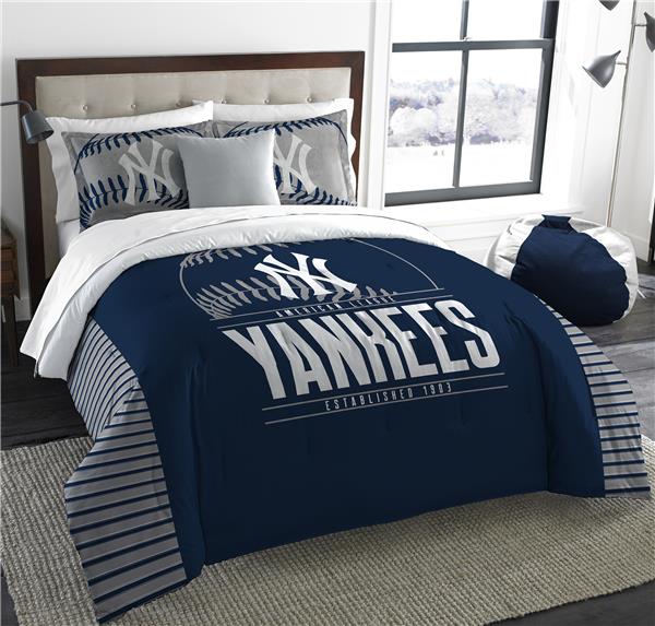 Northwest MLB Yankees King Comforter & Sham Set - Fan Gear