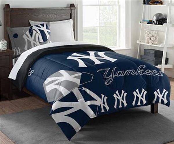 Northwest MLB New York Yankees "Hexagon" Twin Comforter/Sham Set - Fan Gear